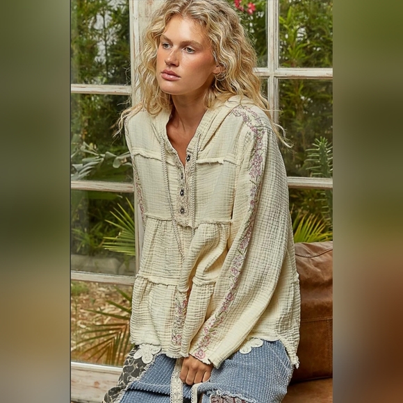 POL | Tops | 86 Pol Long Sleeve Double Gauze Embroidery Shirring Woven ...
